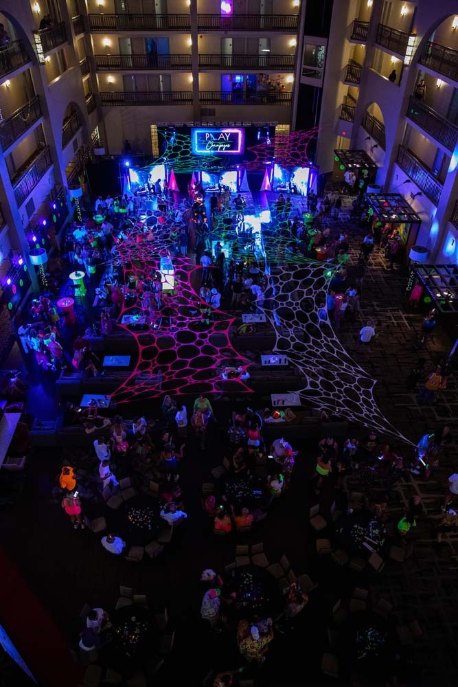 Play Champagne - Gallery